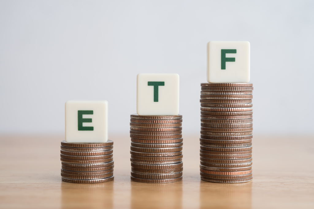 又是選擇障礙 00919怎麼搭比較好？ 網大推1組合 存股角度就要這樣存 - 基金 - 旺得富理財網