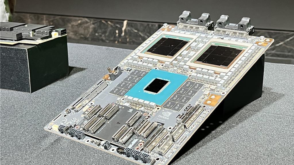 Blackwell Ultra更名為B300產品 研調預期帶動明年CoWos-L成長 - 上市櫃 - 旺得富理財網